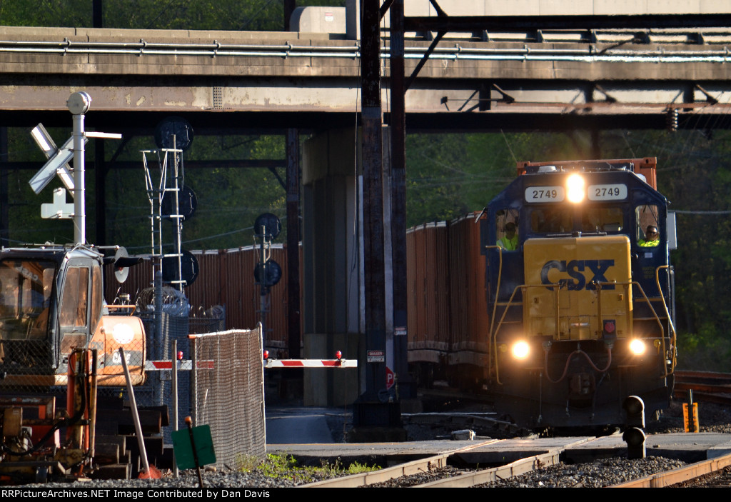 CSX GP38-2 2749 leads Q706-30